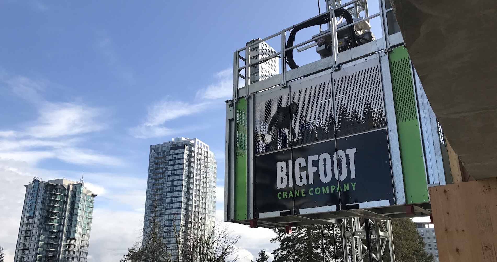 FRACO | Construction hoists for passengers and materials